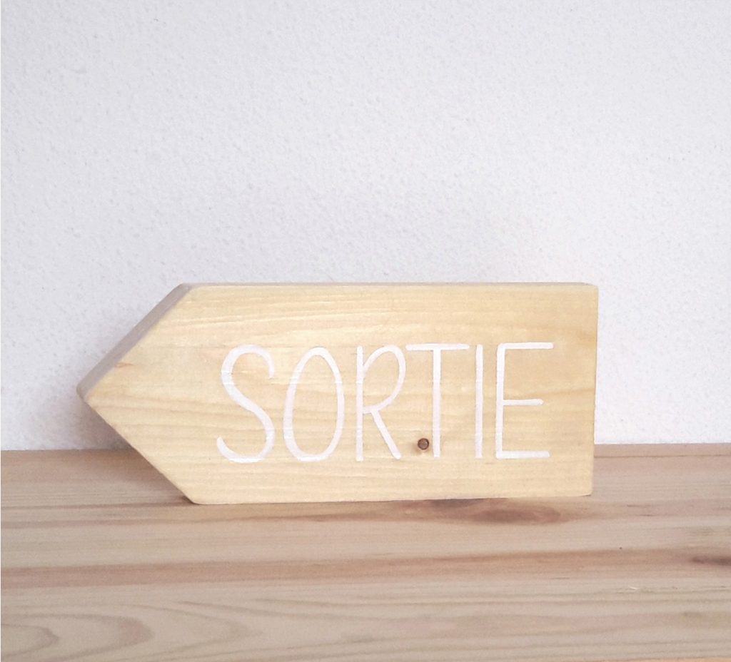 Flèche Sortie en pin naturel Flèche Sortie en pin naturel