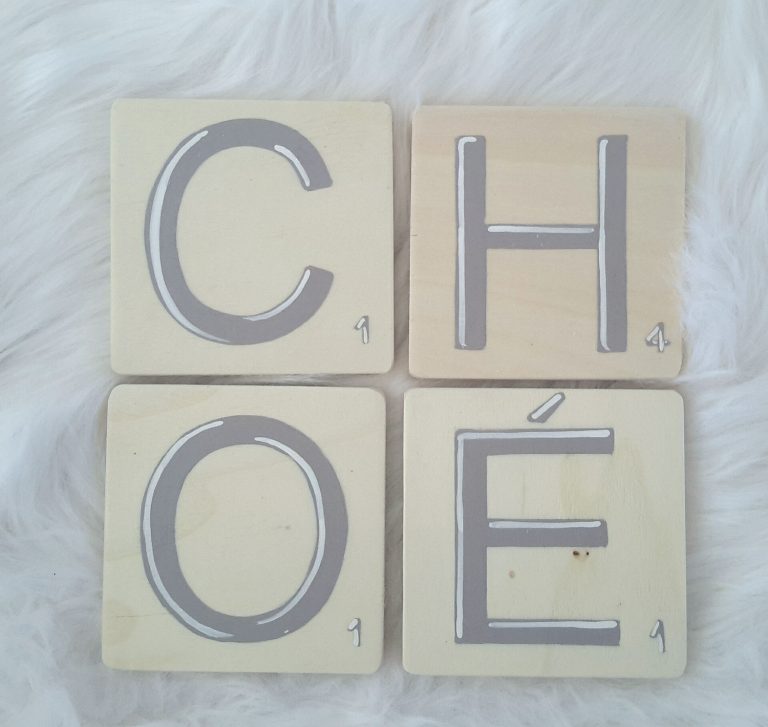 Prénom scrabble Chloé lot de 5 tuiles de lettres décoratives + Coeur